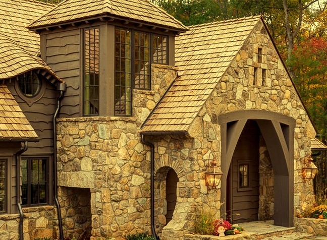 Roofing – Rustic Exterior – Courtney