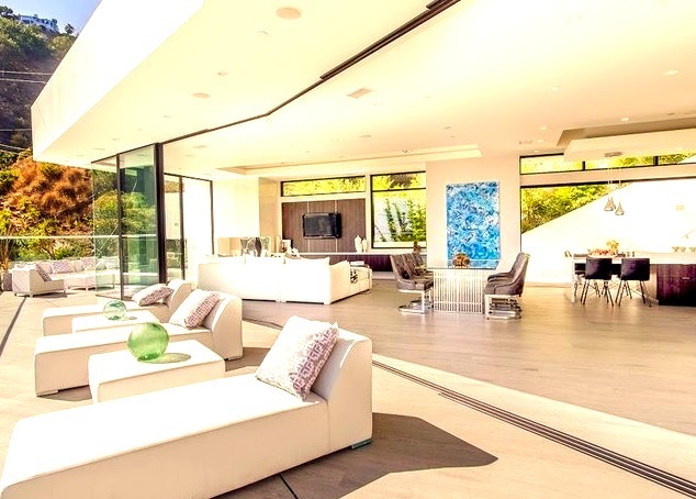 Tile Patio – Mermaid In Fish Bowl