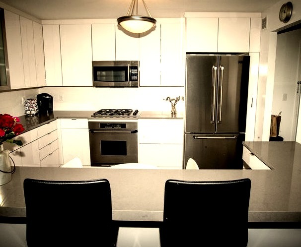 Kitchen – Contemporary Kitchen – Leland Cycle